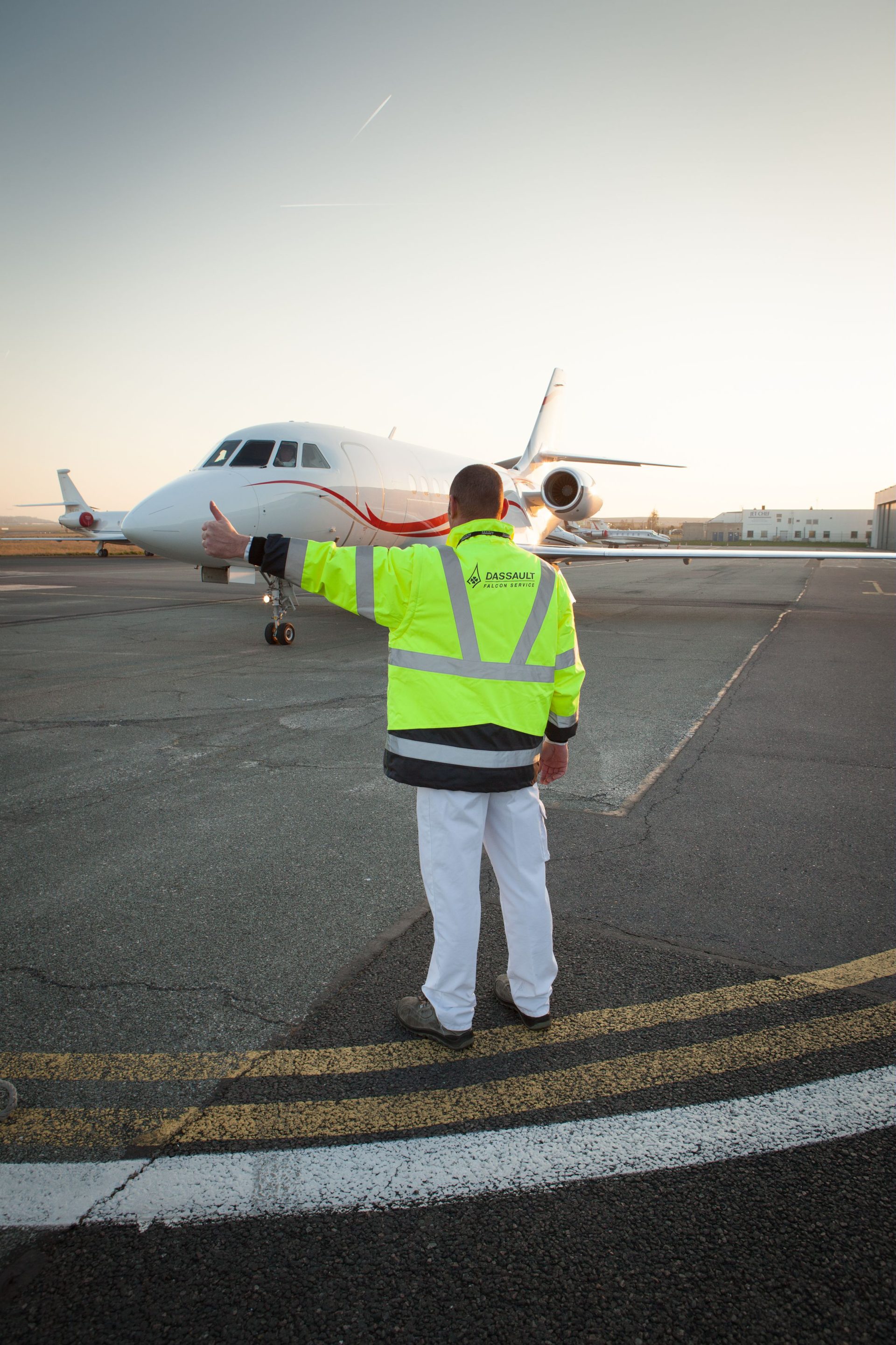 DFS FBO STEPS INTO THE FUTURE - Dassault Falcon