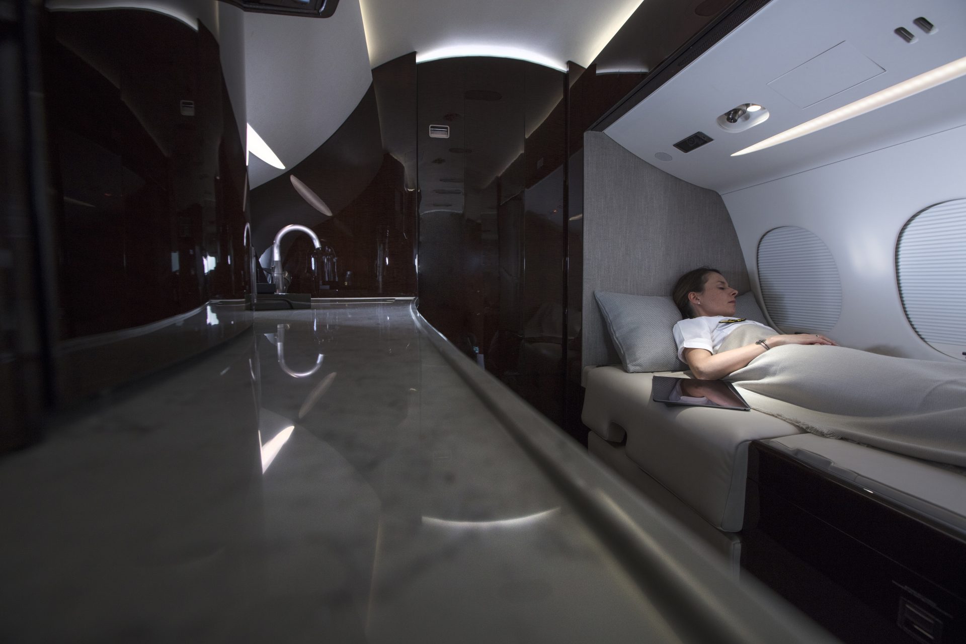 Dassault to Highlight Expanding Long-Range, Large-Cabin Falcon Line at ...
