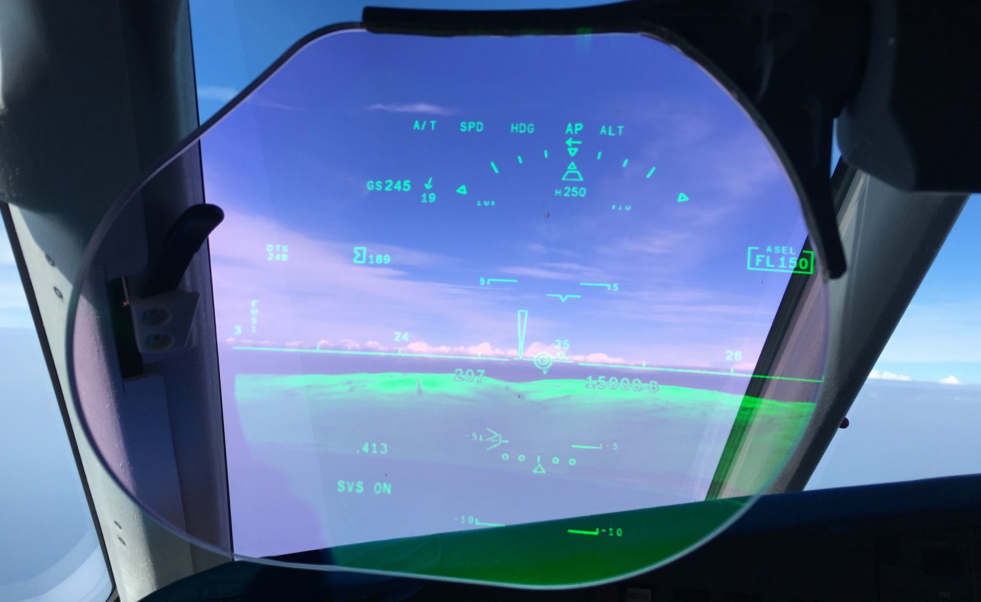 Dassault Falcon 900LX and Falcon 2000 Series Certified for 100 ft EFVS Operations - Dassault Falcon