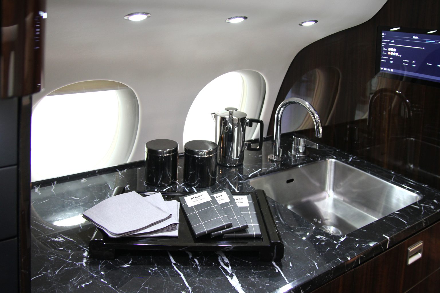 Dassault Aviation Reveals Enhanced Cabin Experience for Falcon 8X ...