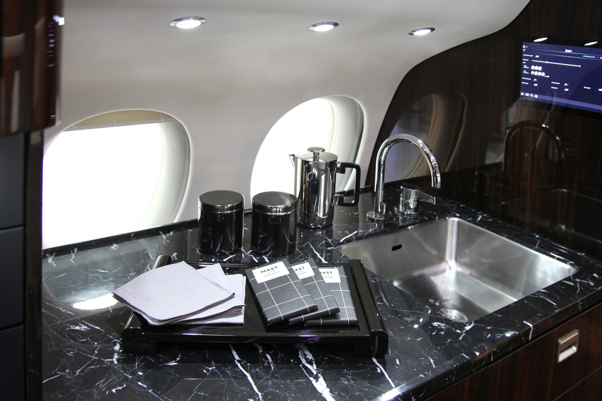 Dassault Aviation Reveals Enhanced Cabin Experience for Falcon 8X ...