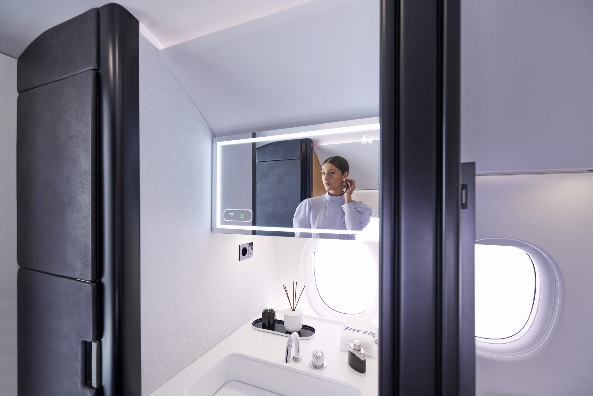 Falcon 10X Interior Receives Yet Another Prestigious Product Design ...