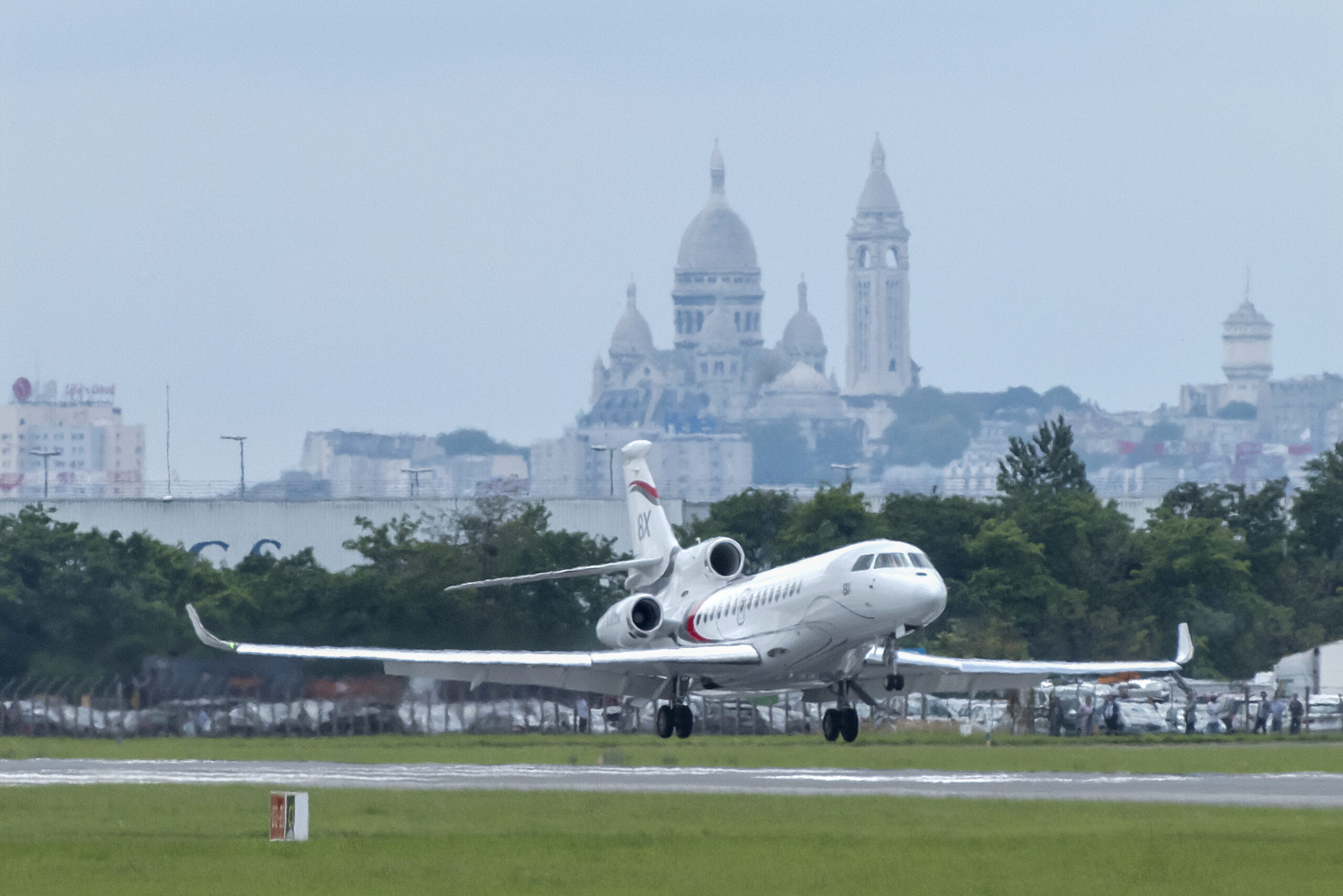 The 6,450 nm Falcon 8X #400 - Dassault Falcon