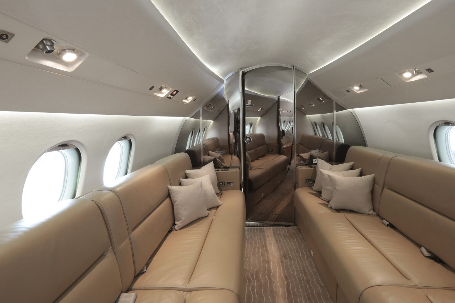 Pre-owned - Dassault Falcon