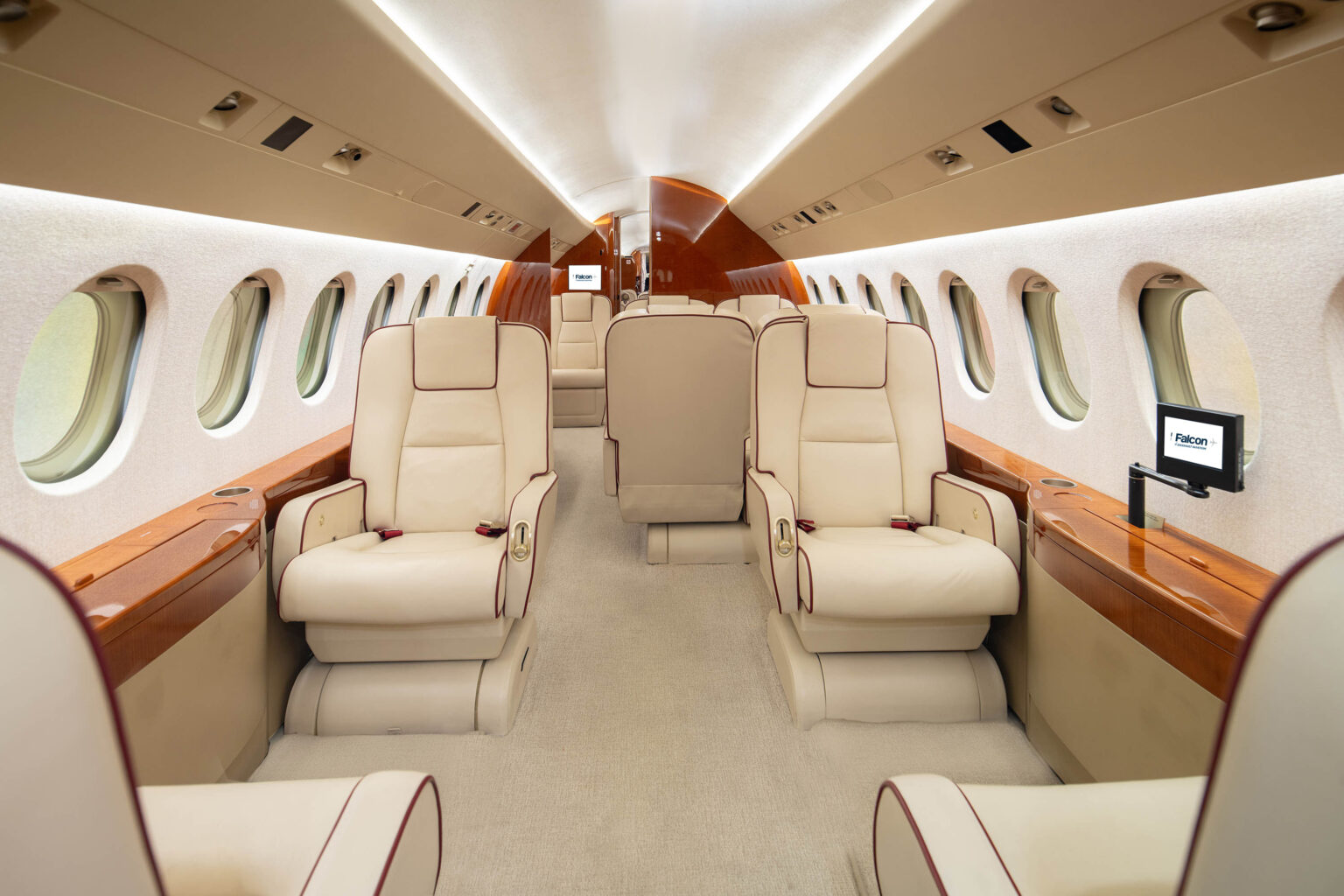 Pre-owned - Dassault Falcon