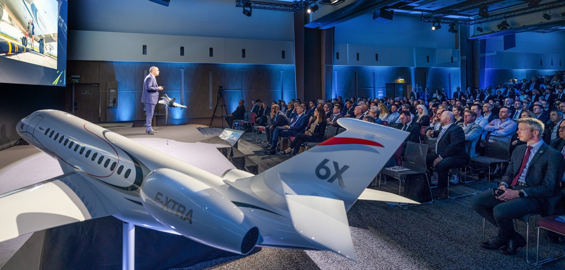 Dassault Falcon - Home