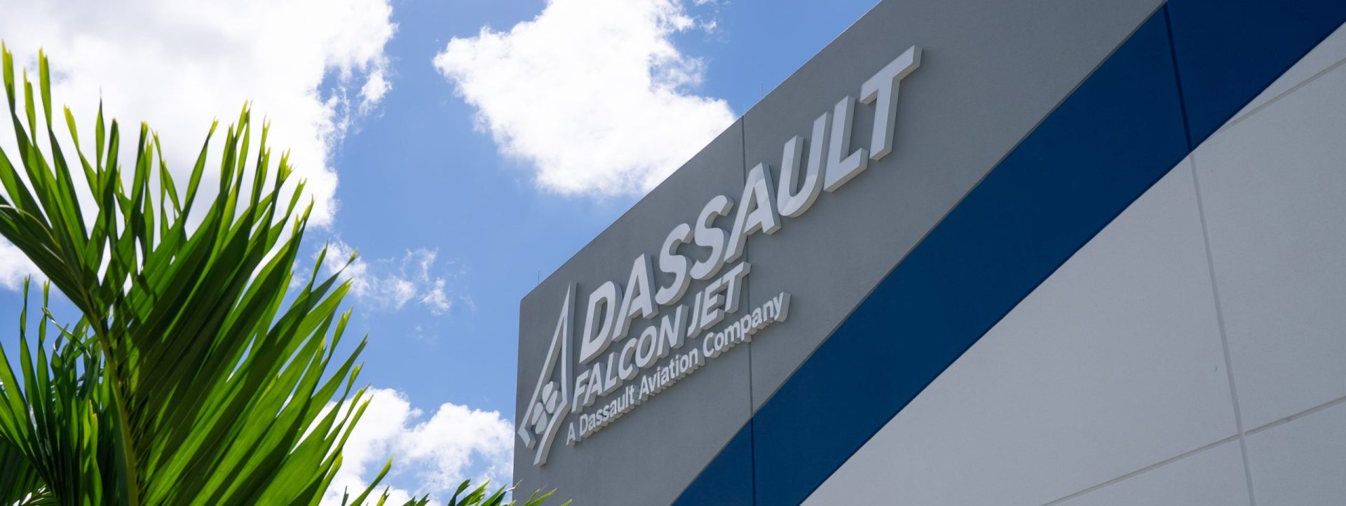 Dassault Falcon - Home