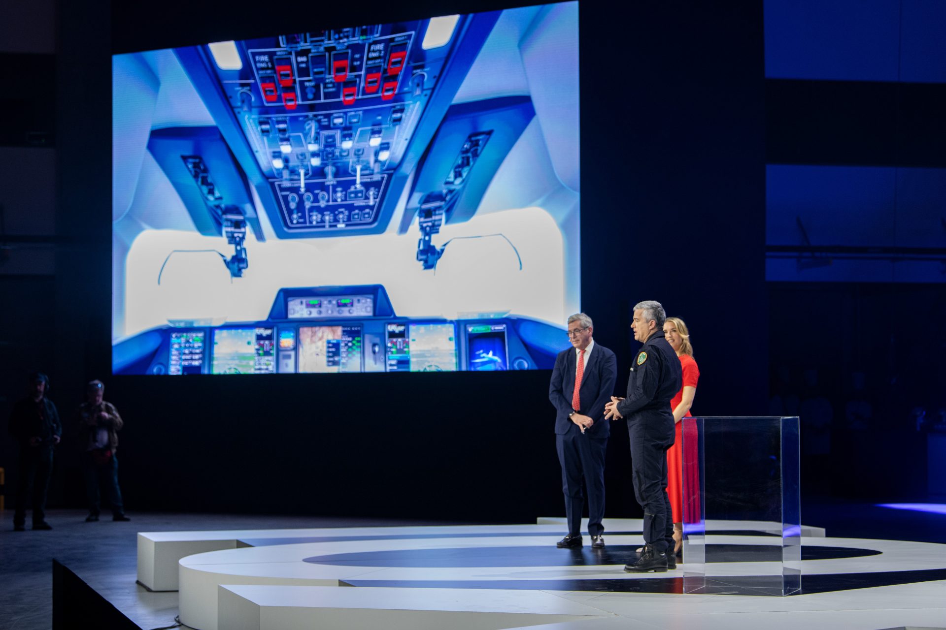Dassault Aviation unveils the Falcon 10X — New top-of-the-line Falcon ...